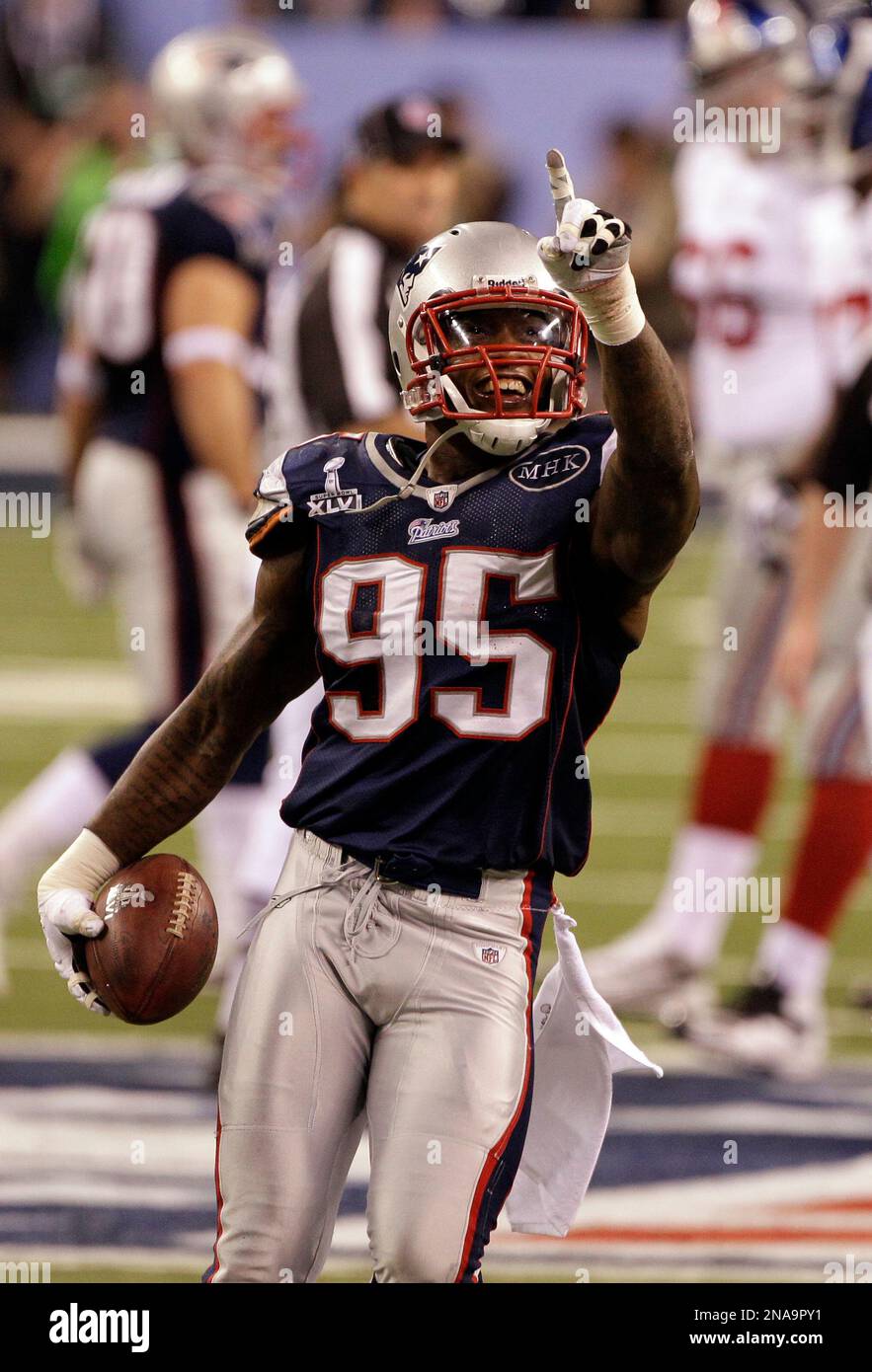 New England Patriots Mark Anderson celebrates a sack against the New ...