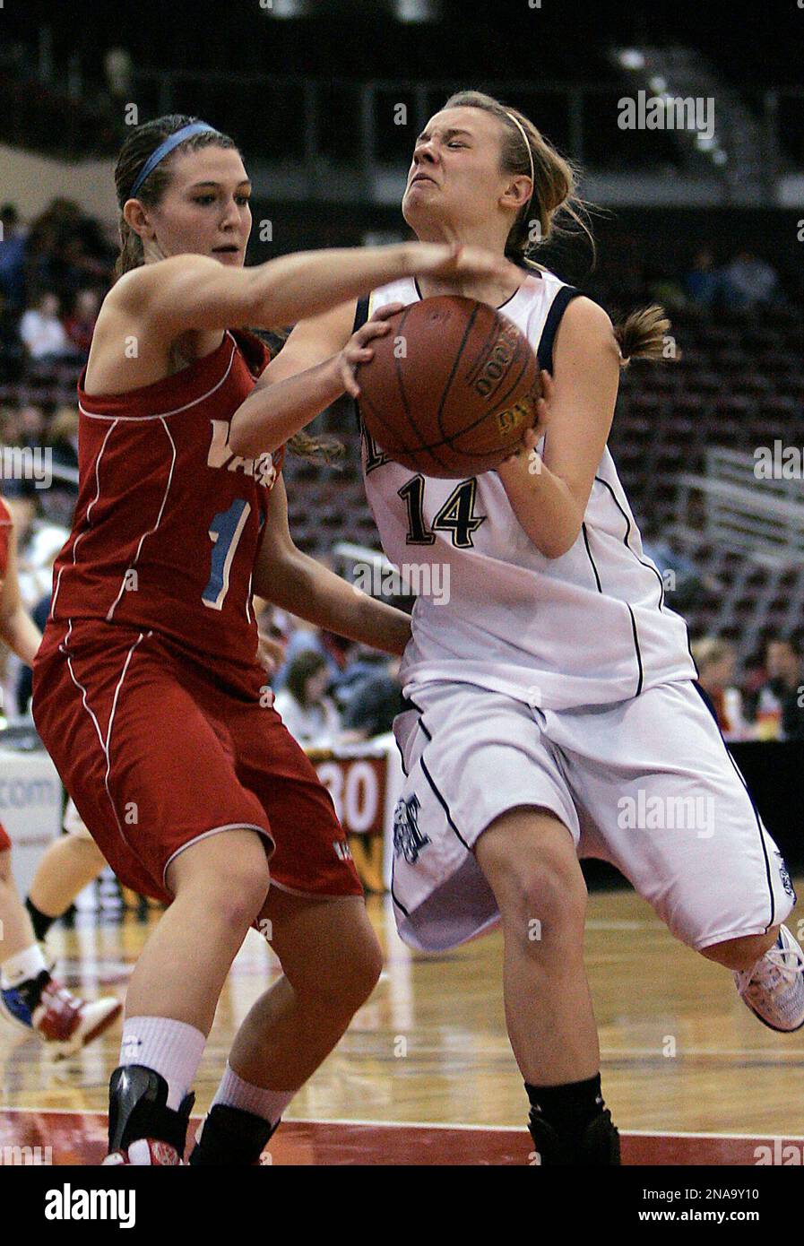 Marsh Valley's Anna Luckey (10) blocks the shot of Timberlake's Kelly ...