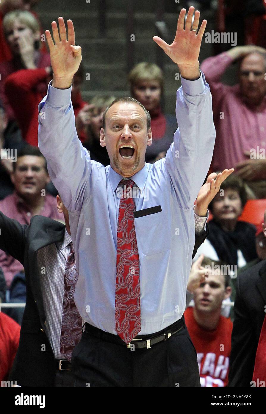 Utah head coach Larry Krystkowiak calls for a timeout during the second ...