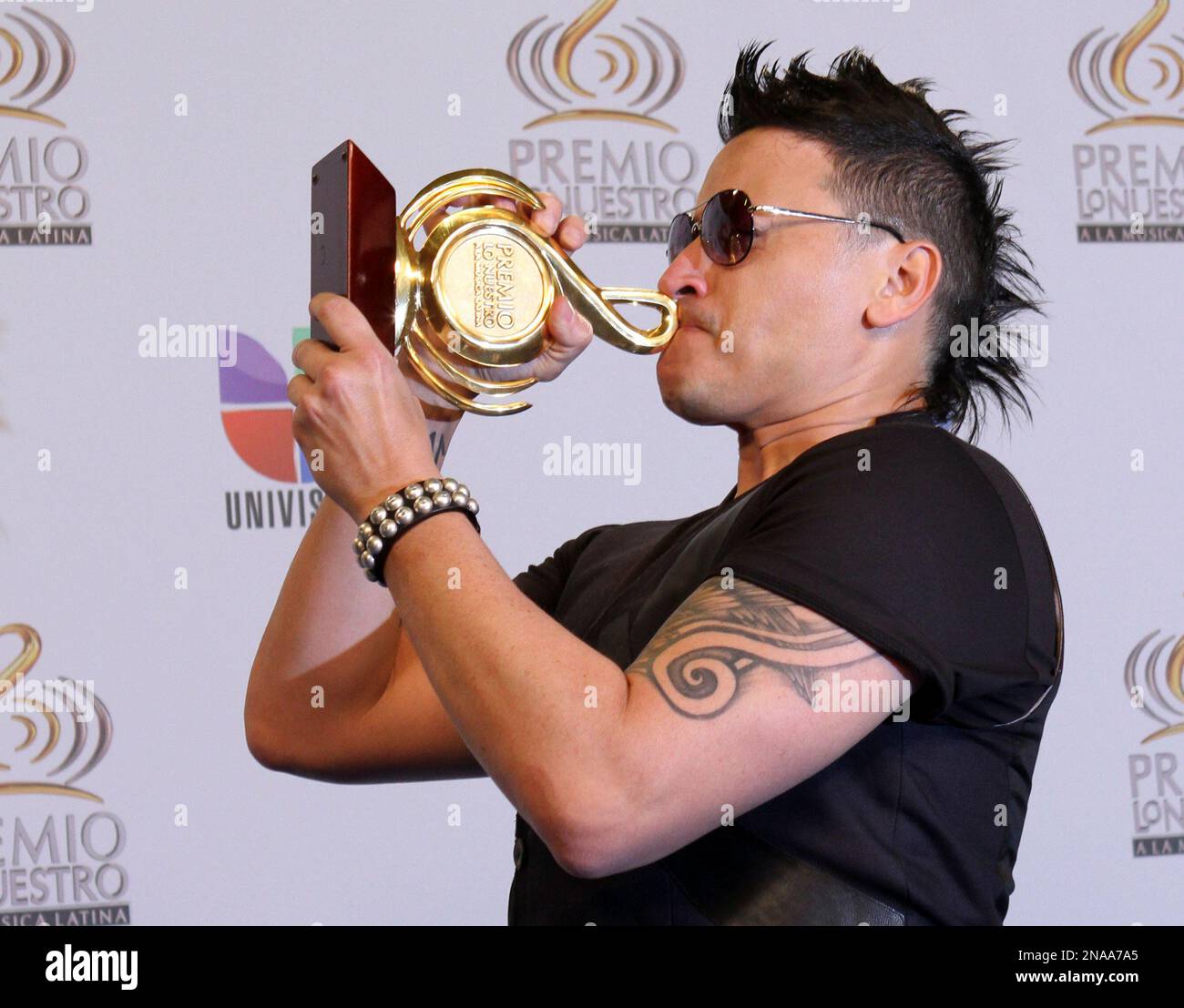 Puerto Rican singer Elvis Crespo shows his Tropical Merengue Artist of ...