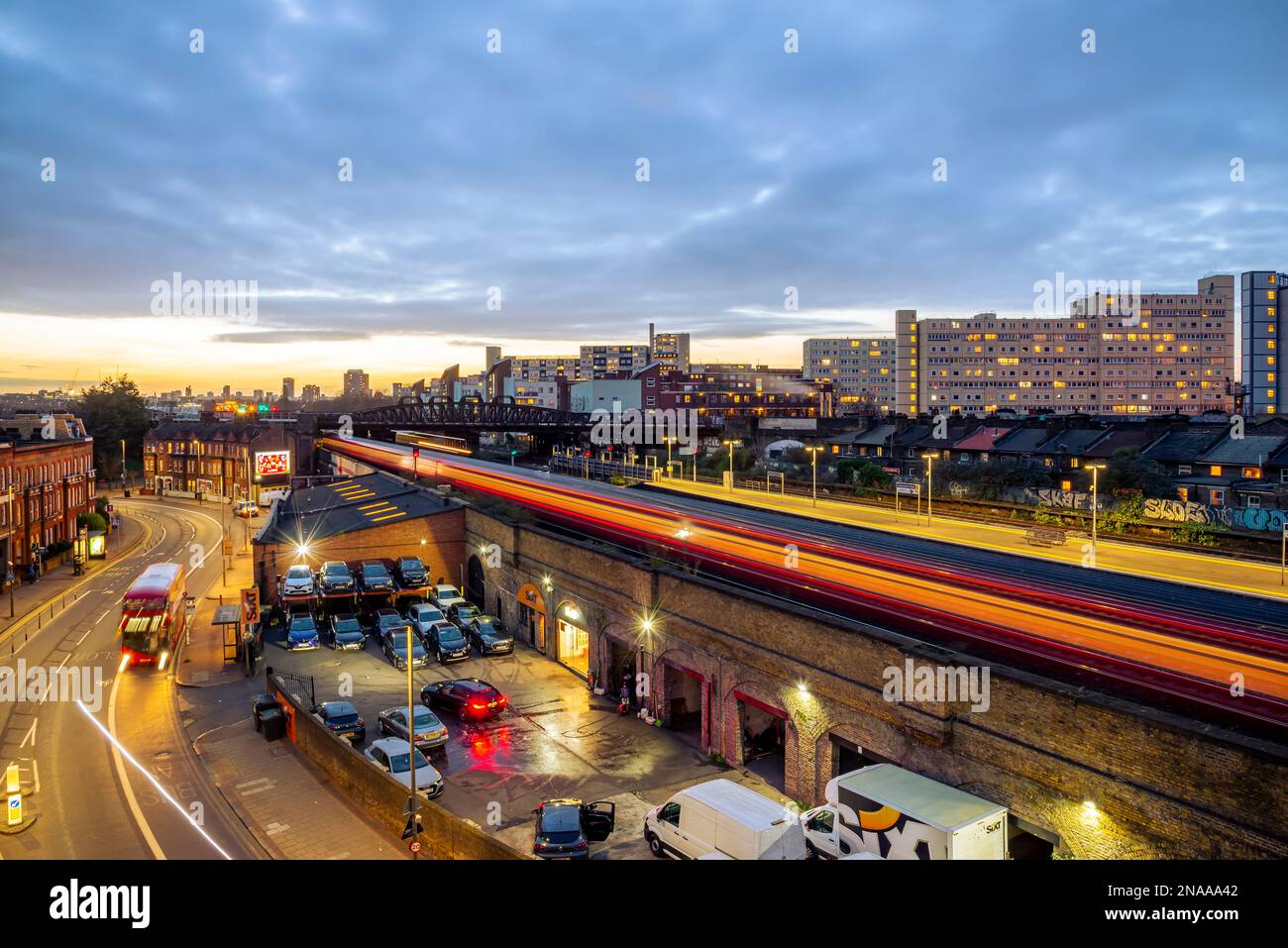 Axiom buildings hi-res stock photography and images - Alamy