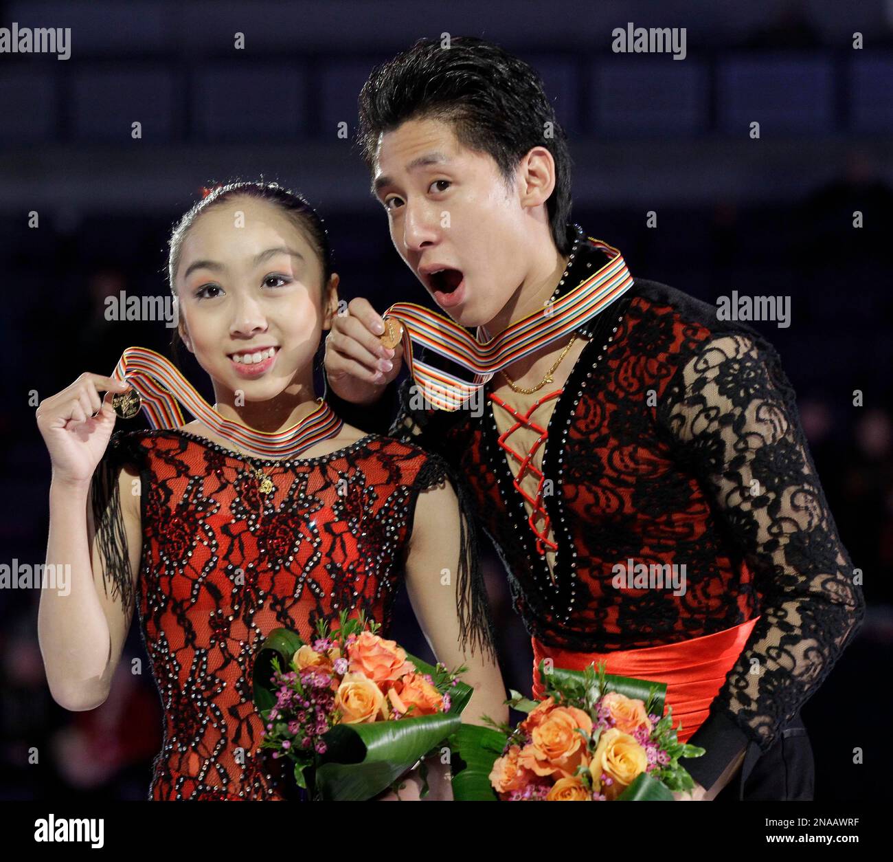 China's Sui Wenjing, left, and Han Cong pose for photographers with ...