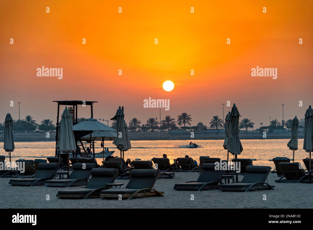 Sky and sun towers abu dhabi hi-res stock photography and images - Alamy