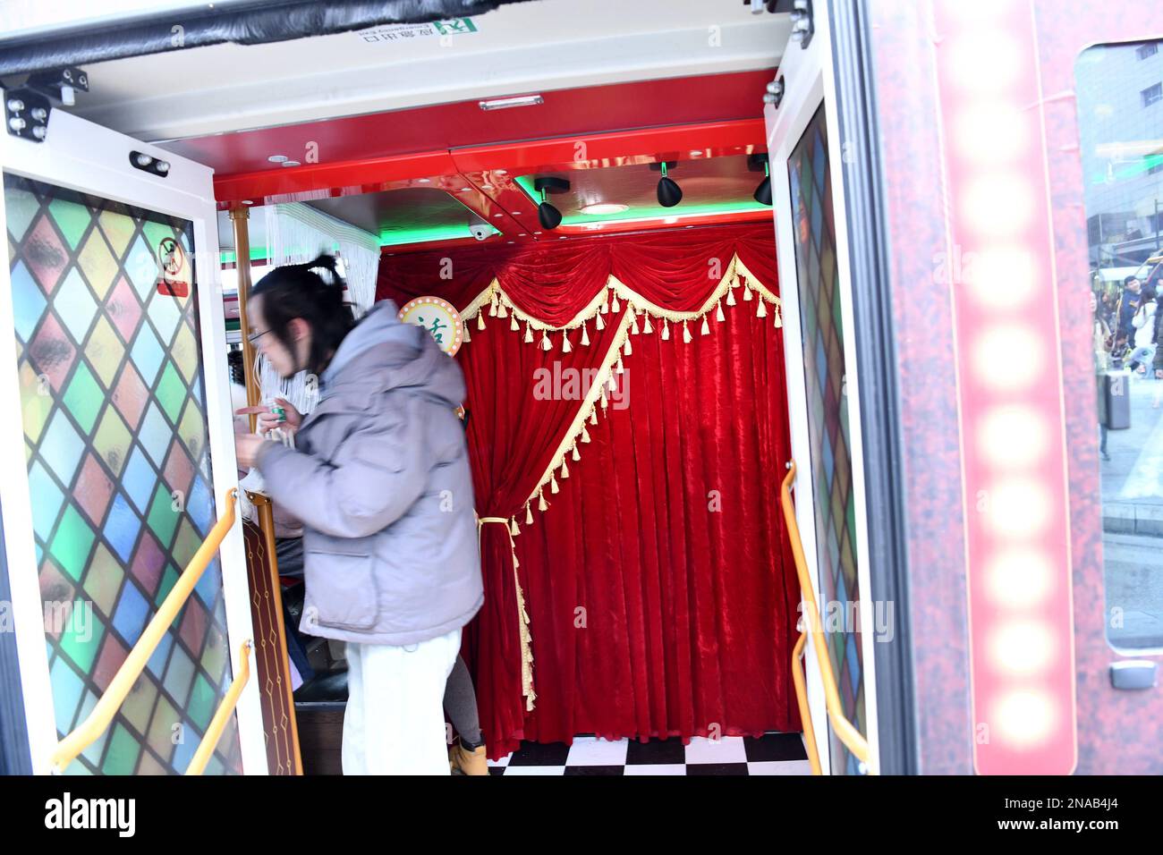 China's first double-deck drama bus made its debut on Chunxi Road in ...