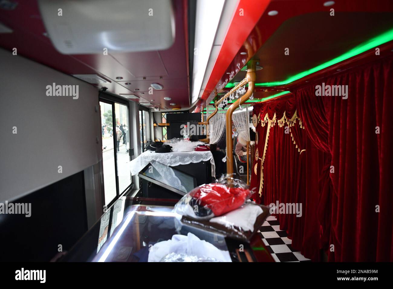 China's first double-deck drama bus made its debut on Chunxi Road in ...