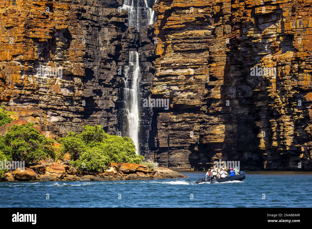 Zodiac Cruise, King George Falls, King George River, Koolama Bay ...