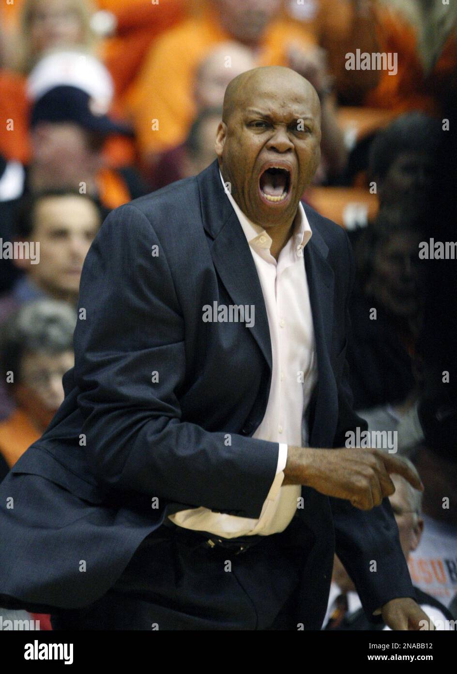 Oregon State head coach Craig Robinson reacts in the second half during ...