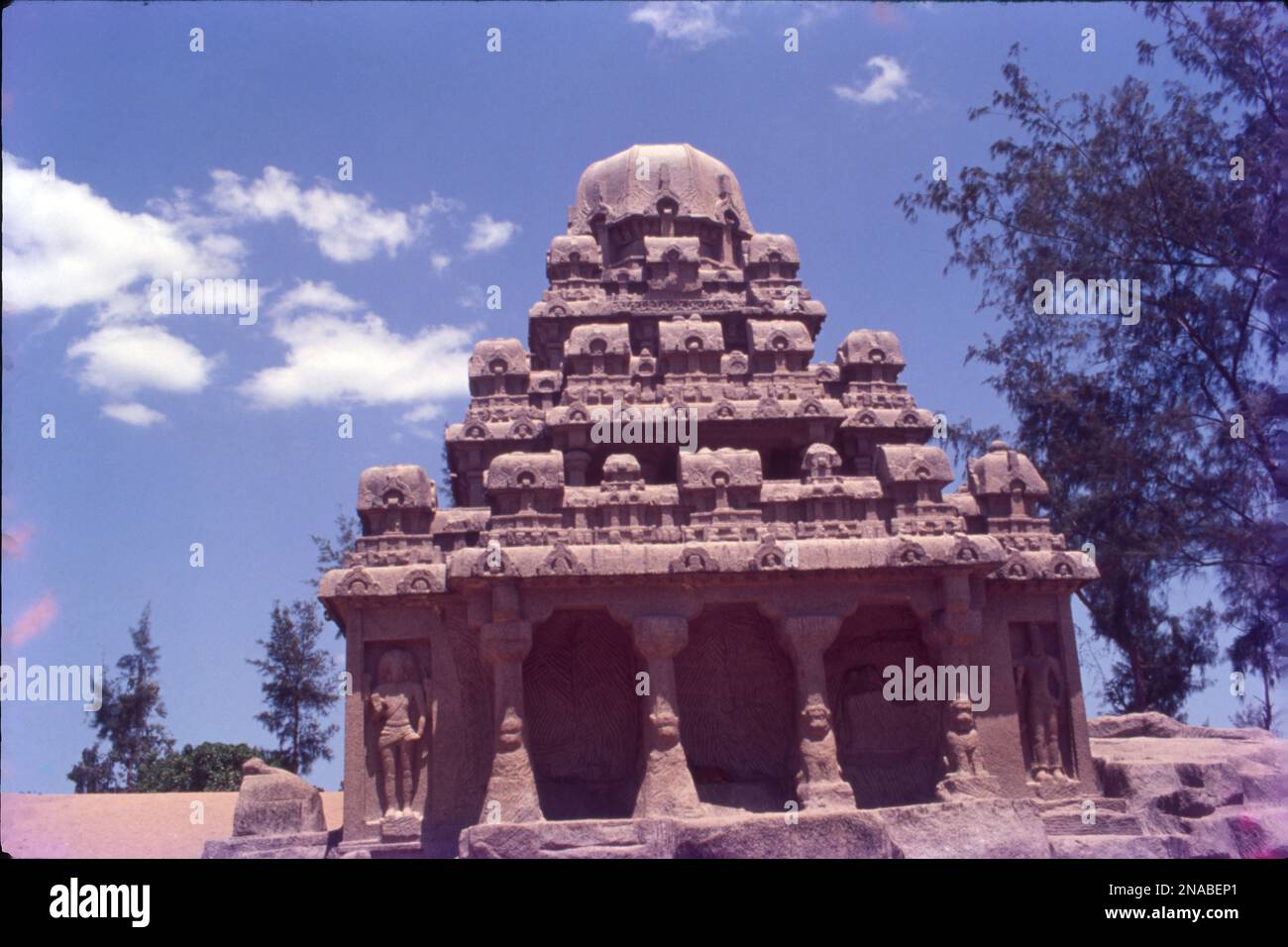 Nr mahabalipuram temple hi-res stock photography and images - Alamy