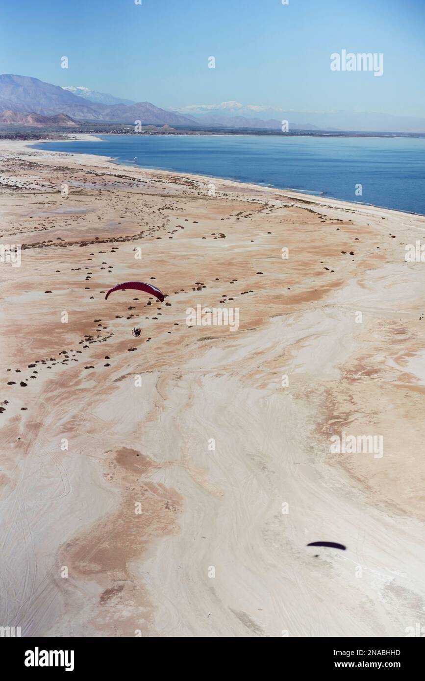 Flying tourism hi-res stock photography and images - Alamy