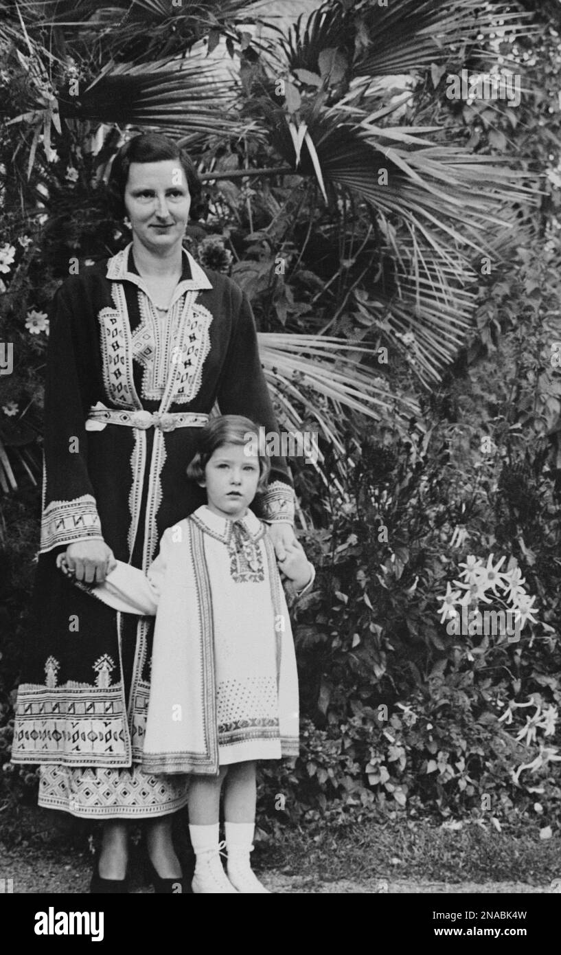Queen Johanna of Bulgaria, wife of Boris III., and their little ...