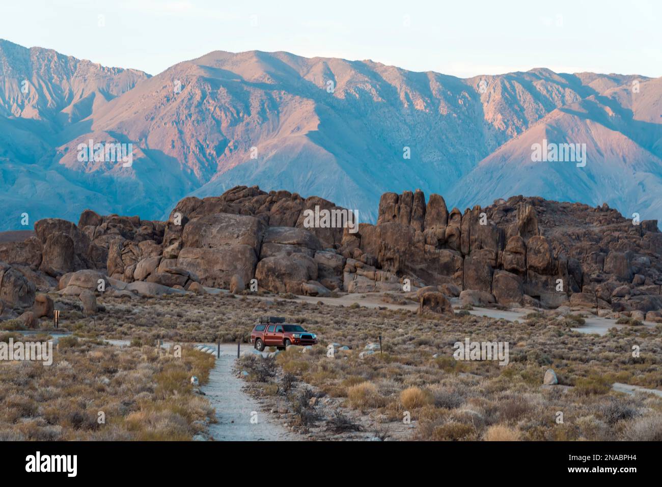 Hiking in the alabama hills hi-res stock photography and images - Alamy