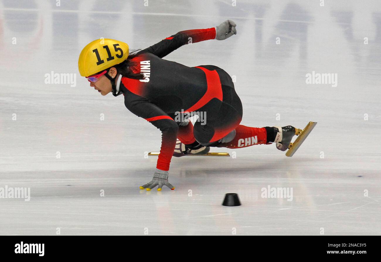 China's Jianrou Li seen on her way to finish during the women's 3000m ...