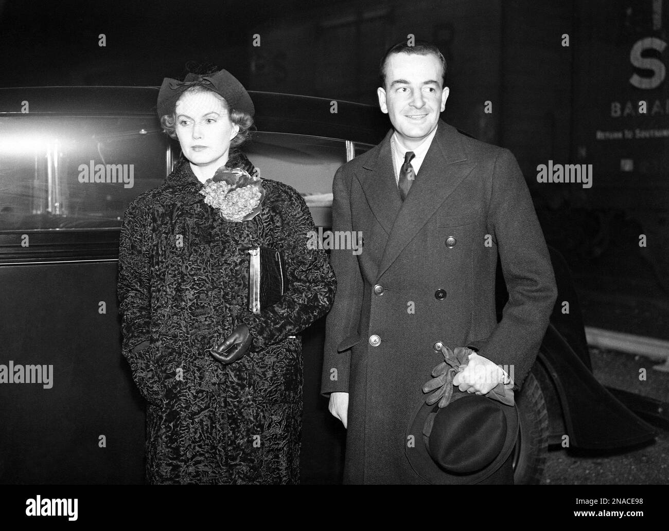 Dorothy Power Sands, one of America's loveliest heiresses, arrived at ...