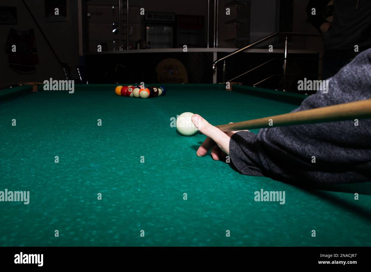 Snooker table balls set up hi-res stock photography and images - Alamy