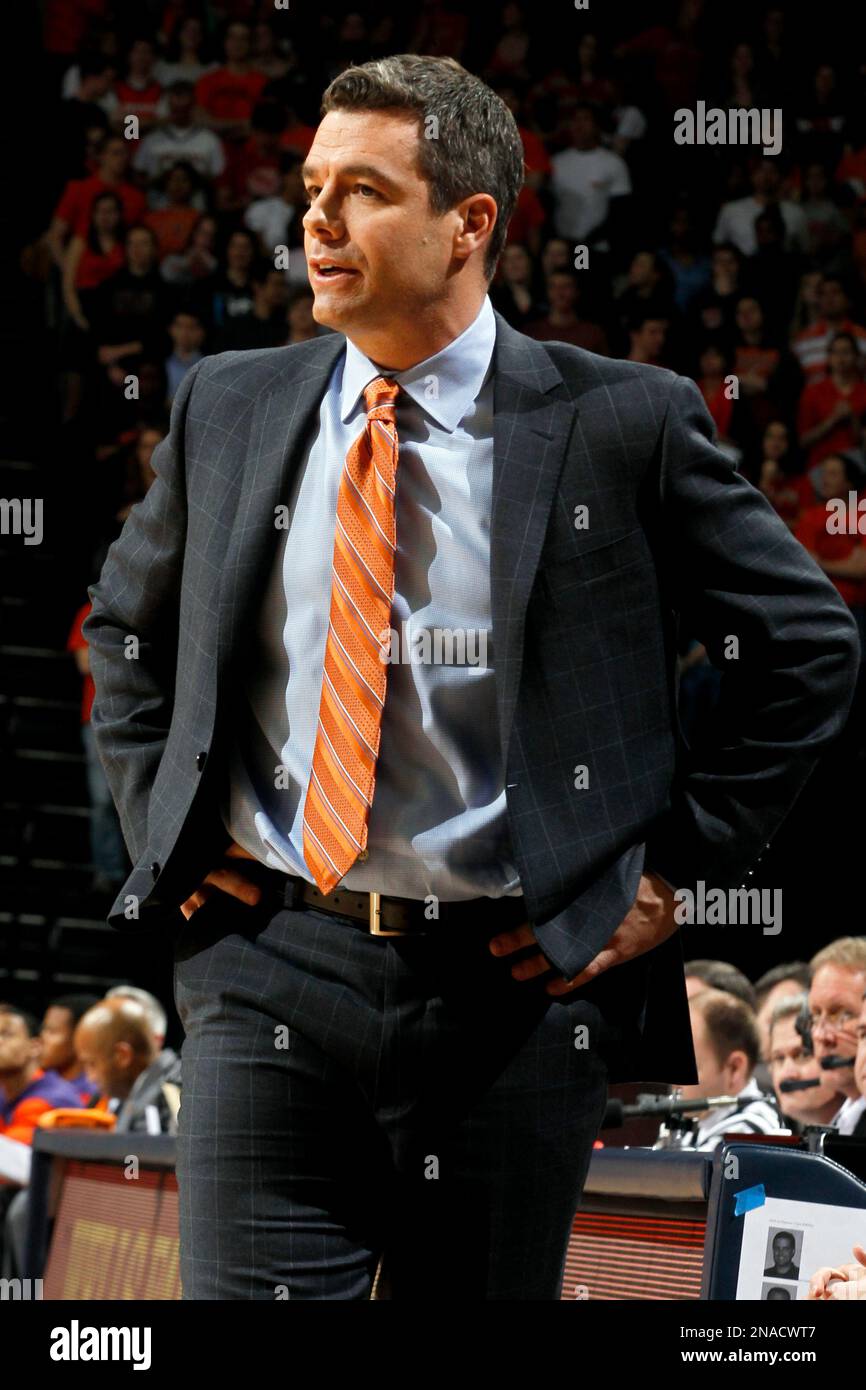 Virginia head coach Tony Bennett reacts to a play during the first half ...