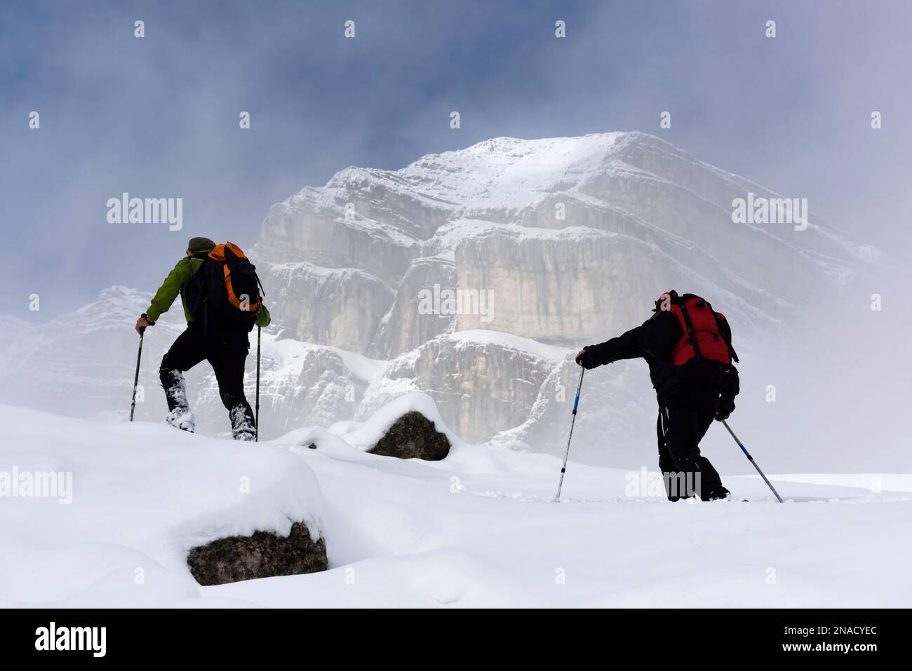 Cave exploration team hi-res stock photography and images - Alamy