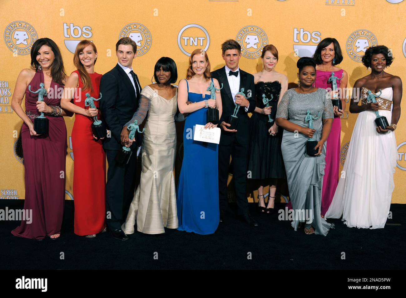 Castmembers of "The Help" pose backstage with their awards for ...