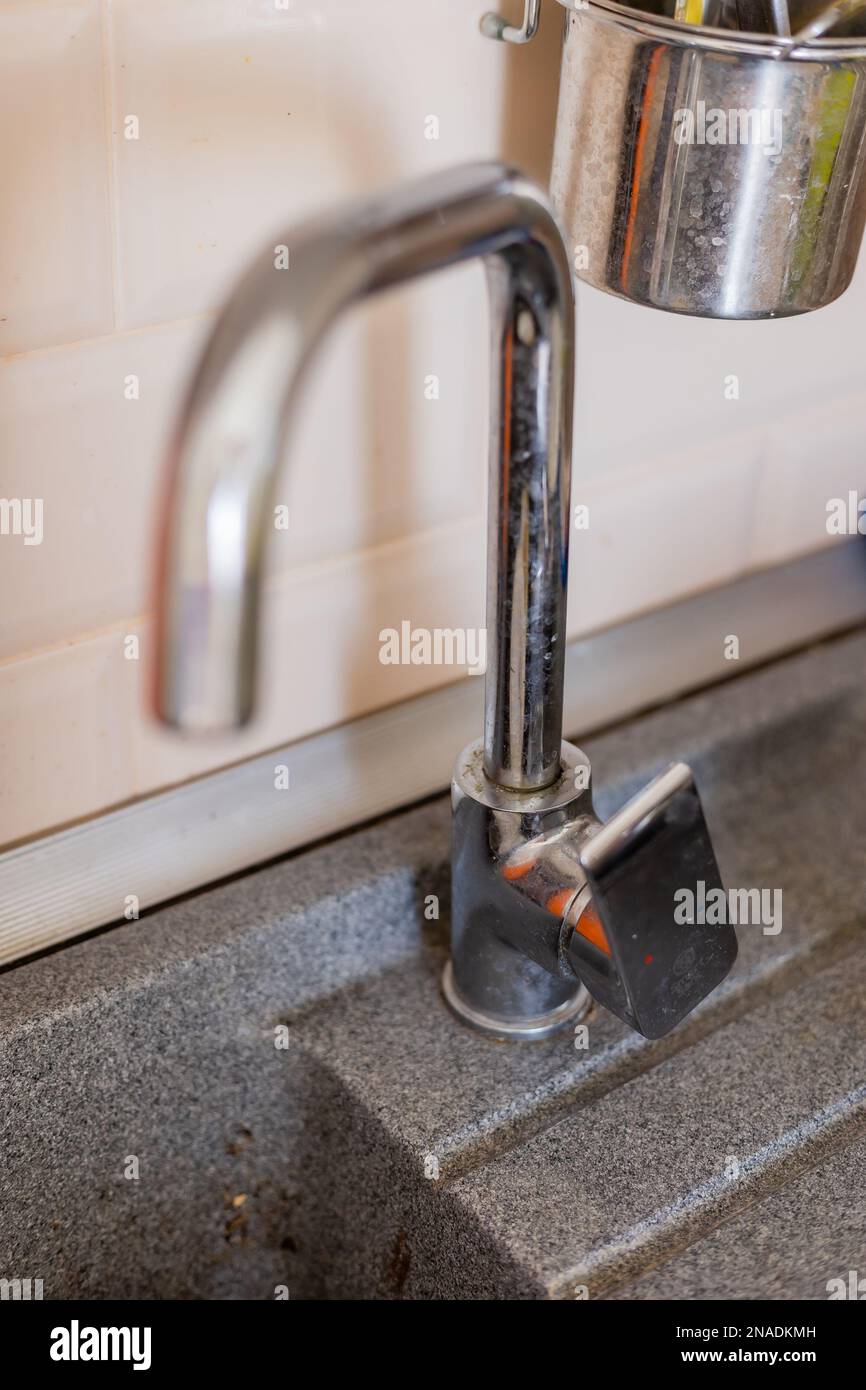 Dirty dishes in kitchen sink hi-res stock photography and images - Alamy