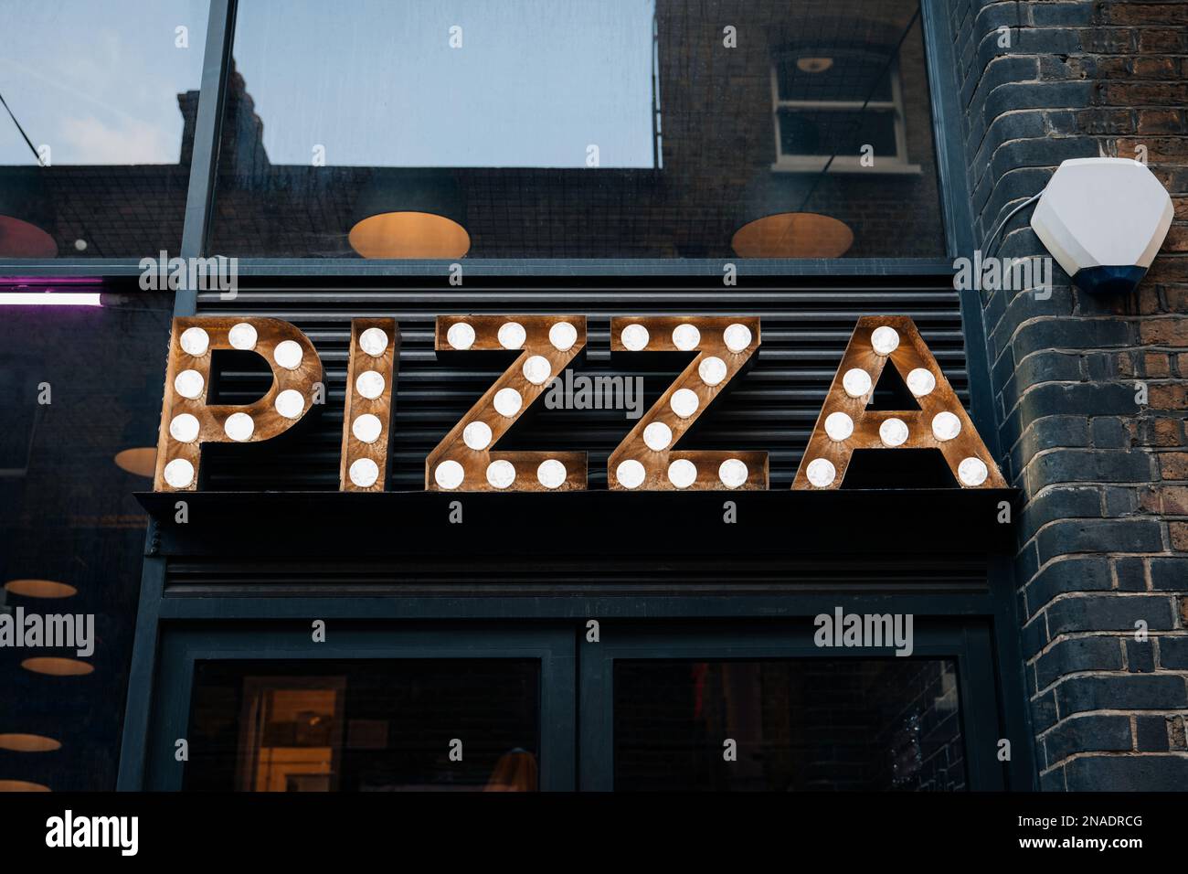 Pizza light hi-res stock photography and images - Alamy