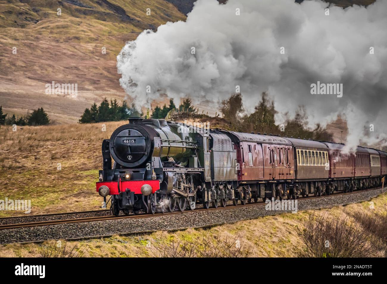 This is the LMS Royal Scot Class 7P 4-6-0 46115 Scots Guardsman steam ...