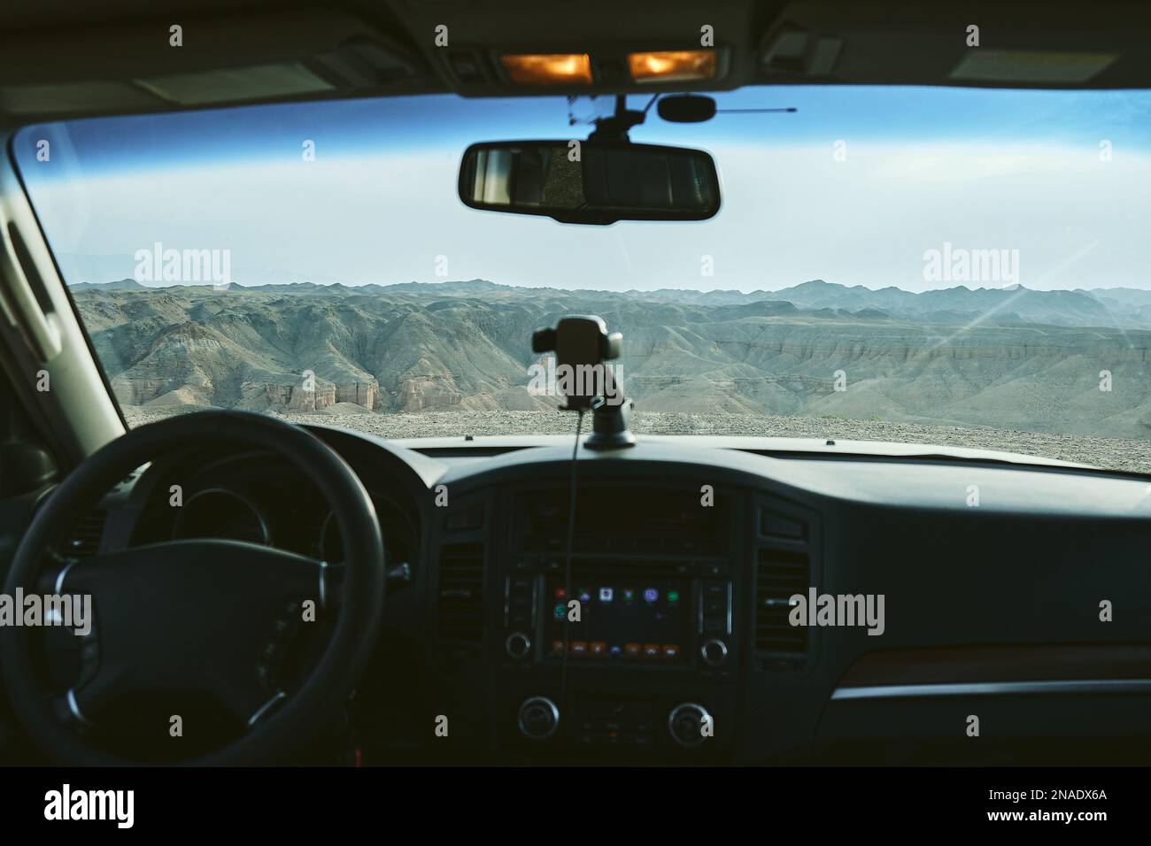 View from driving car windshield hi-res stock photography and images ...