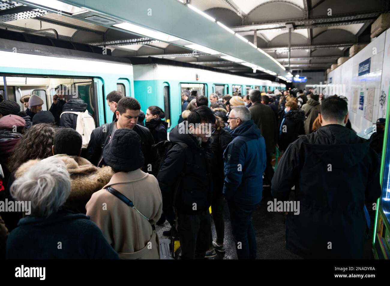 Illustration of the crowded Paris metro at Saint-Lazare station, in ...