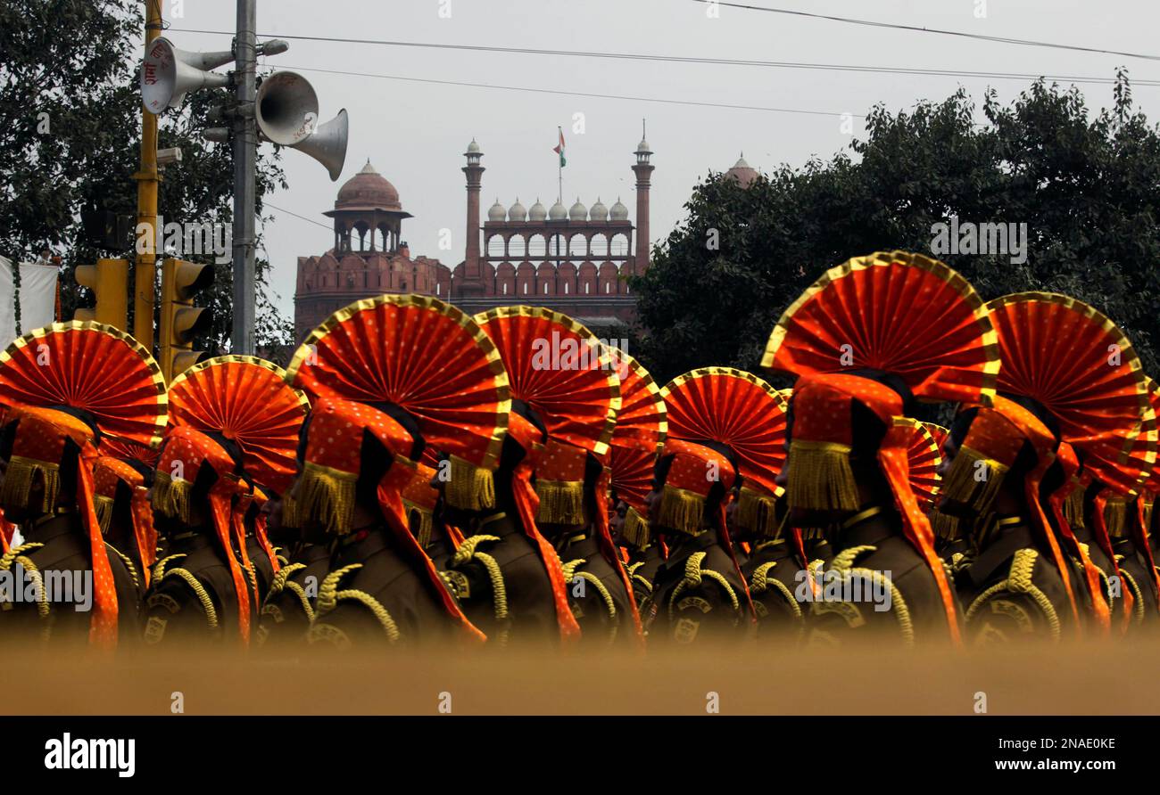 Indian para-military force soldiers march past Red Fort during the main ...