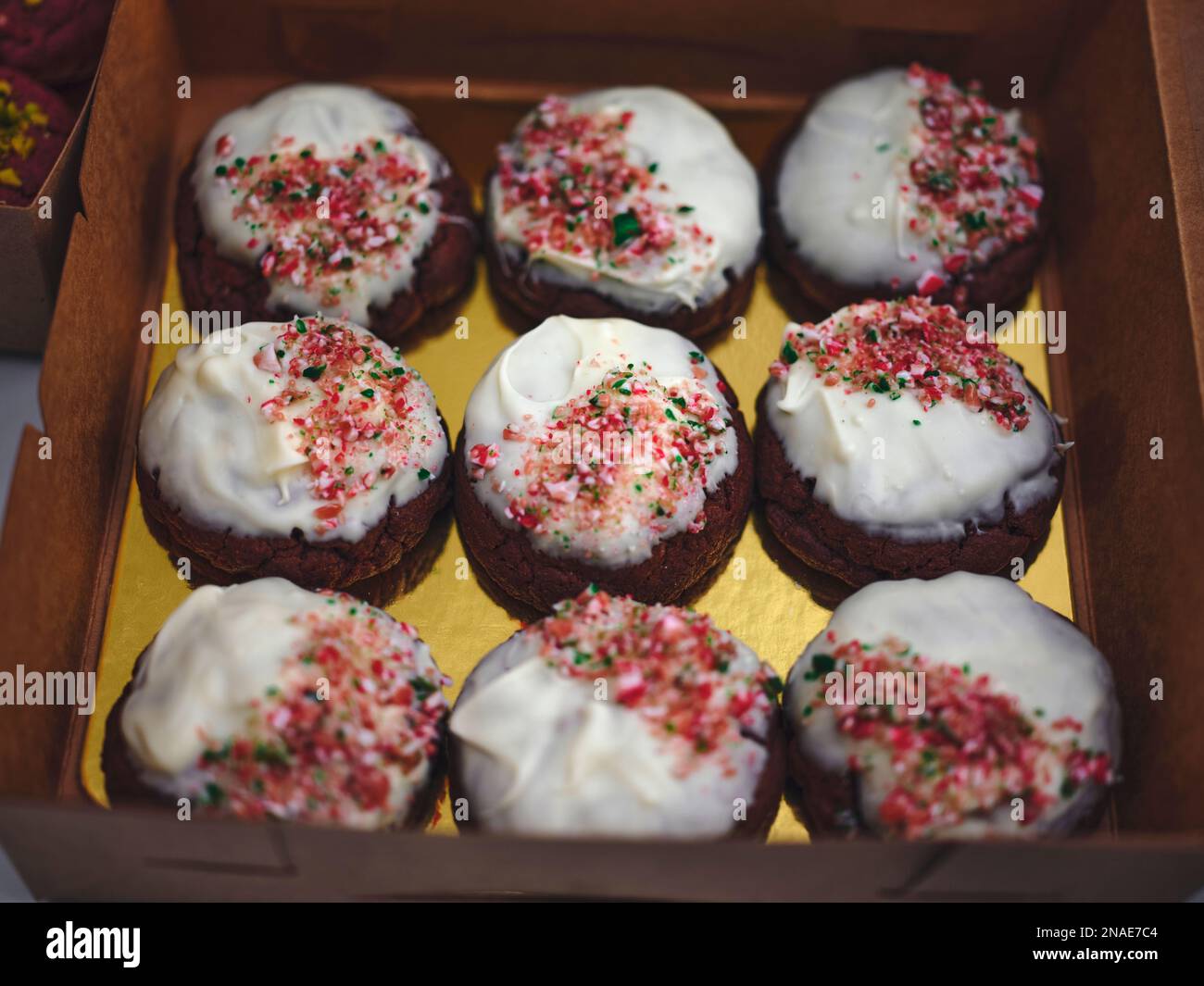 Cookie packaging machine production cookies hi-res stock photography ...