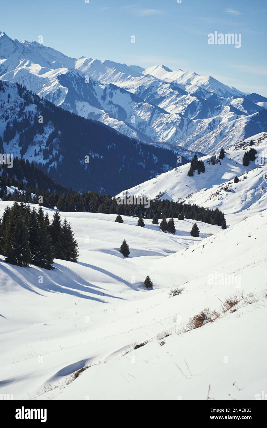 Gorge hike winter tourism hi-res stock photography and images - Alamy