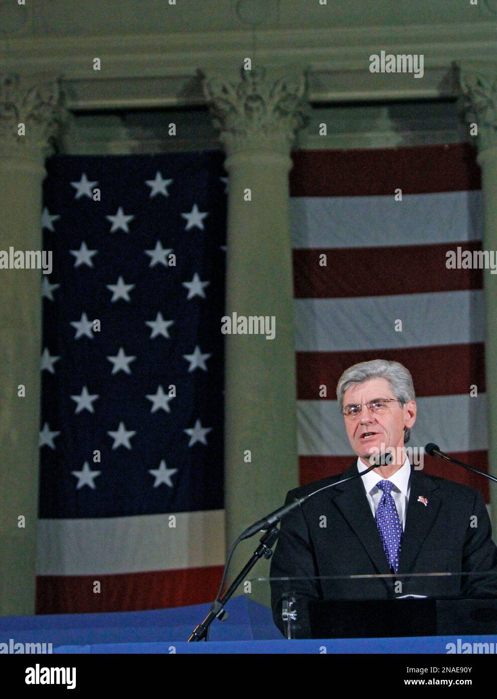 Mississippi Gov. Phil Bryant delivers his first State of the State ...