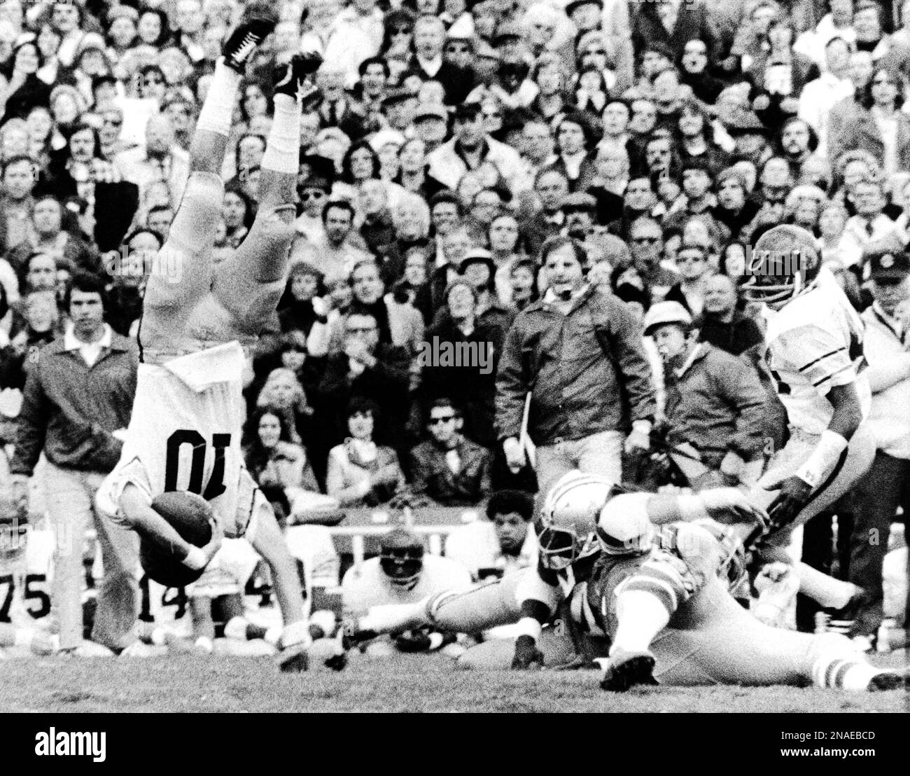 Southern California quarterback Pat Haden makes a one-point landing as ...