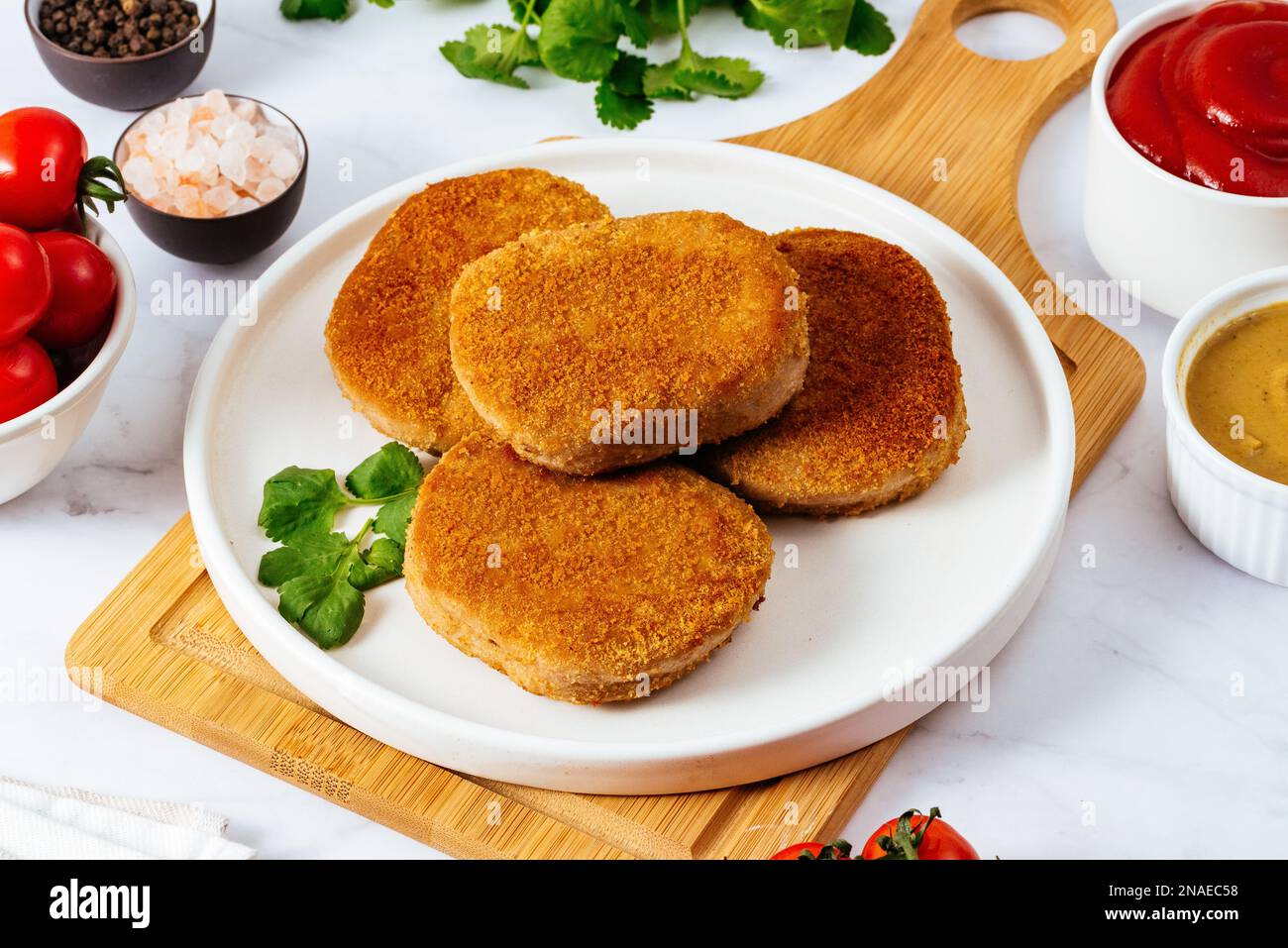 Crispy chicken cutlet hi-res stock photography and images - Alamy