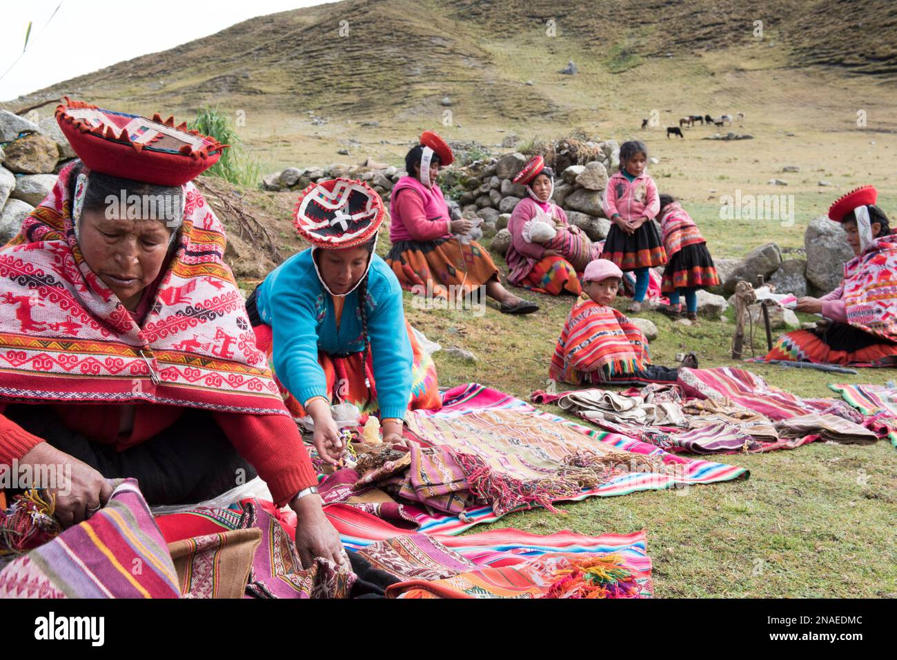 Handweaving hi-res stock photography and images - Alamy