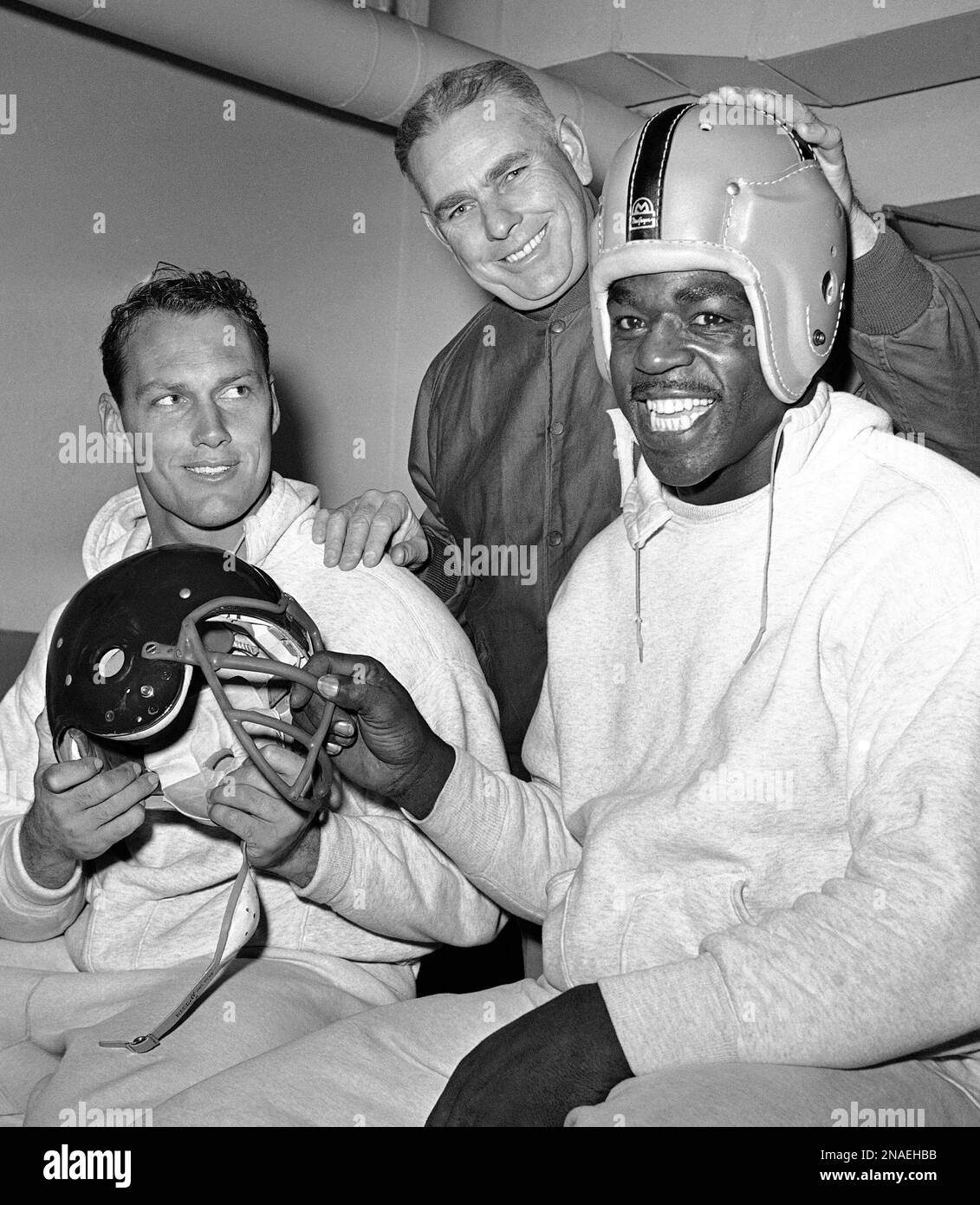 Tackles Jack Stroud, left, and Roosevelt Brown, right, talk over their ...