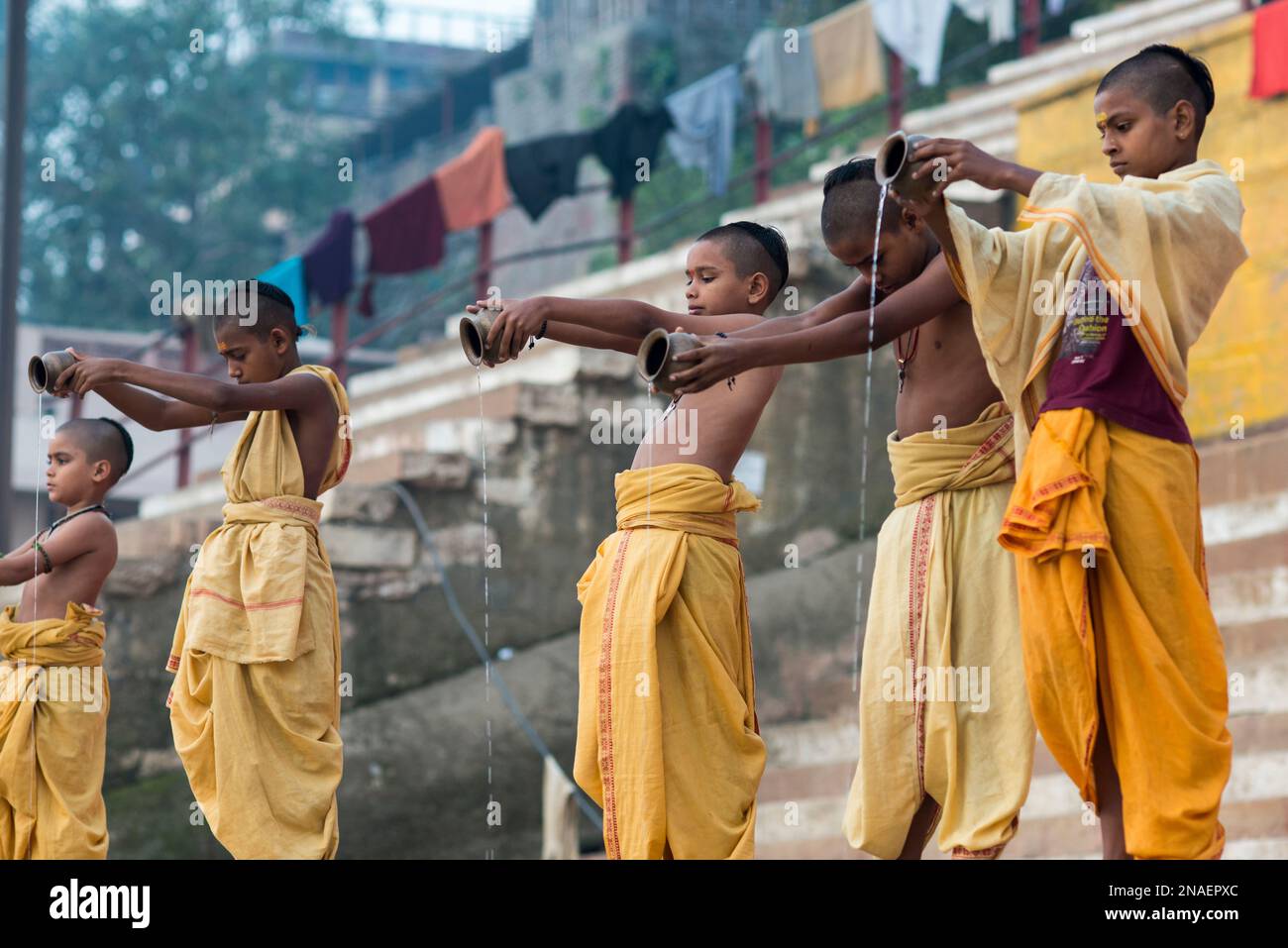 Brahmin rituals hi-res stock photography and images - Alamy