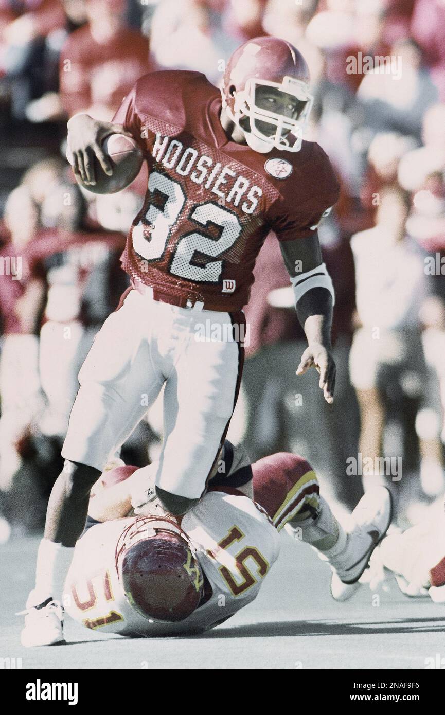Anthony Thompson of Indiana in action in October 1989. (AP Photo ...