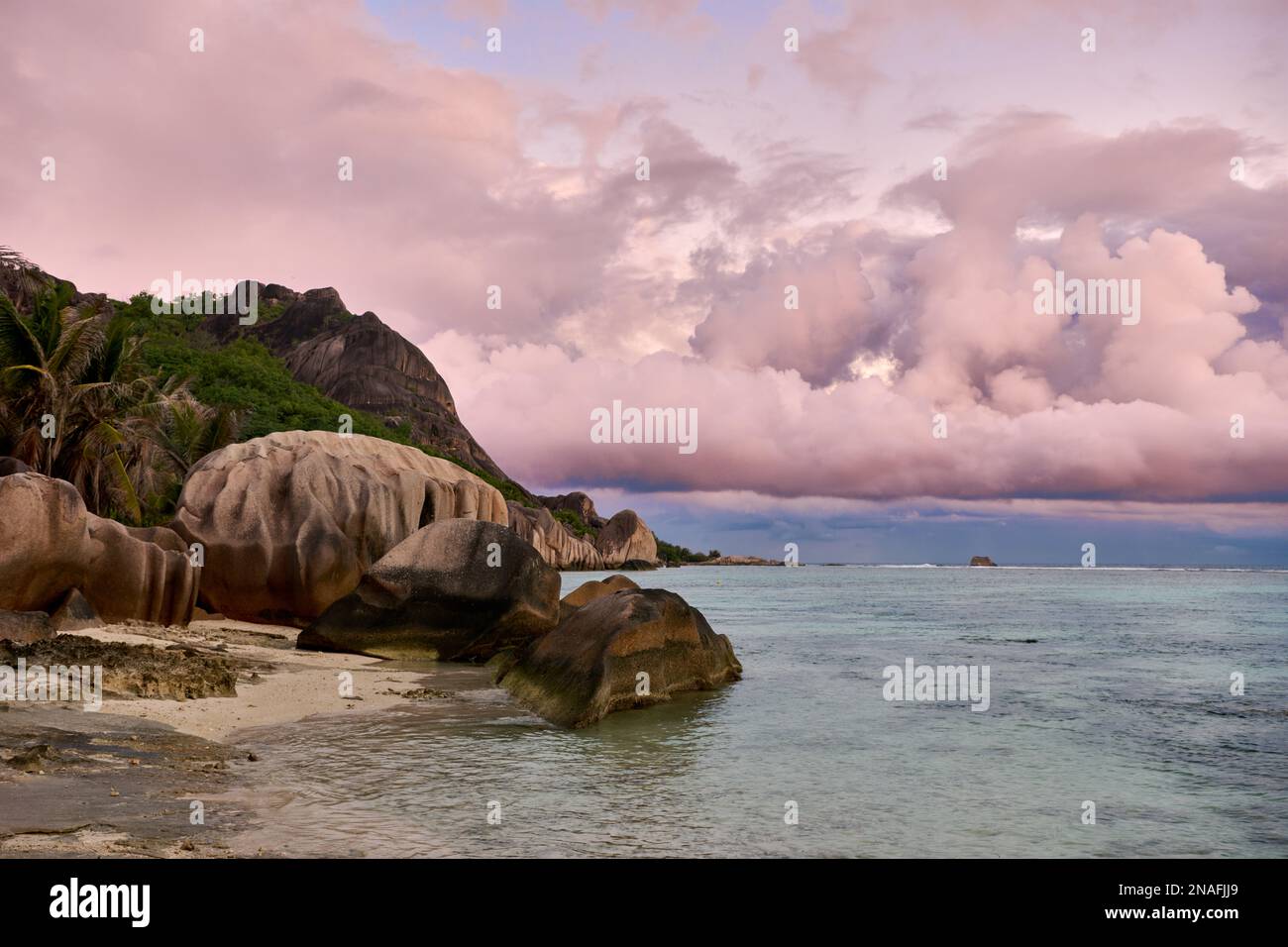 Granitfelsen la digue hi-res stock photography and images - Alamy