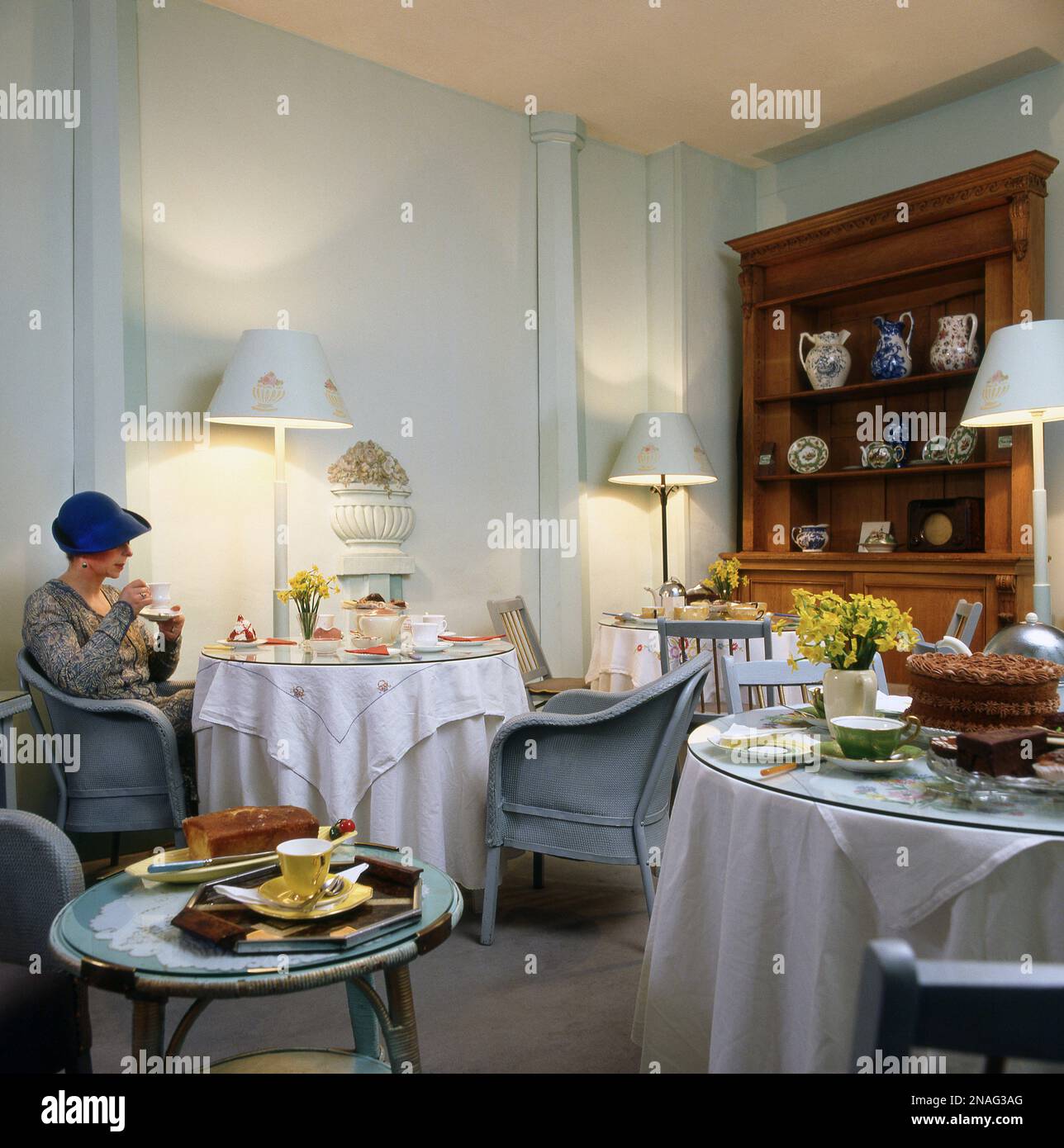 Traditional tea lady hi-res stock photography and images - Alamy