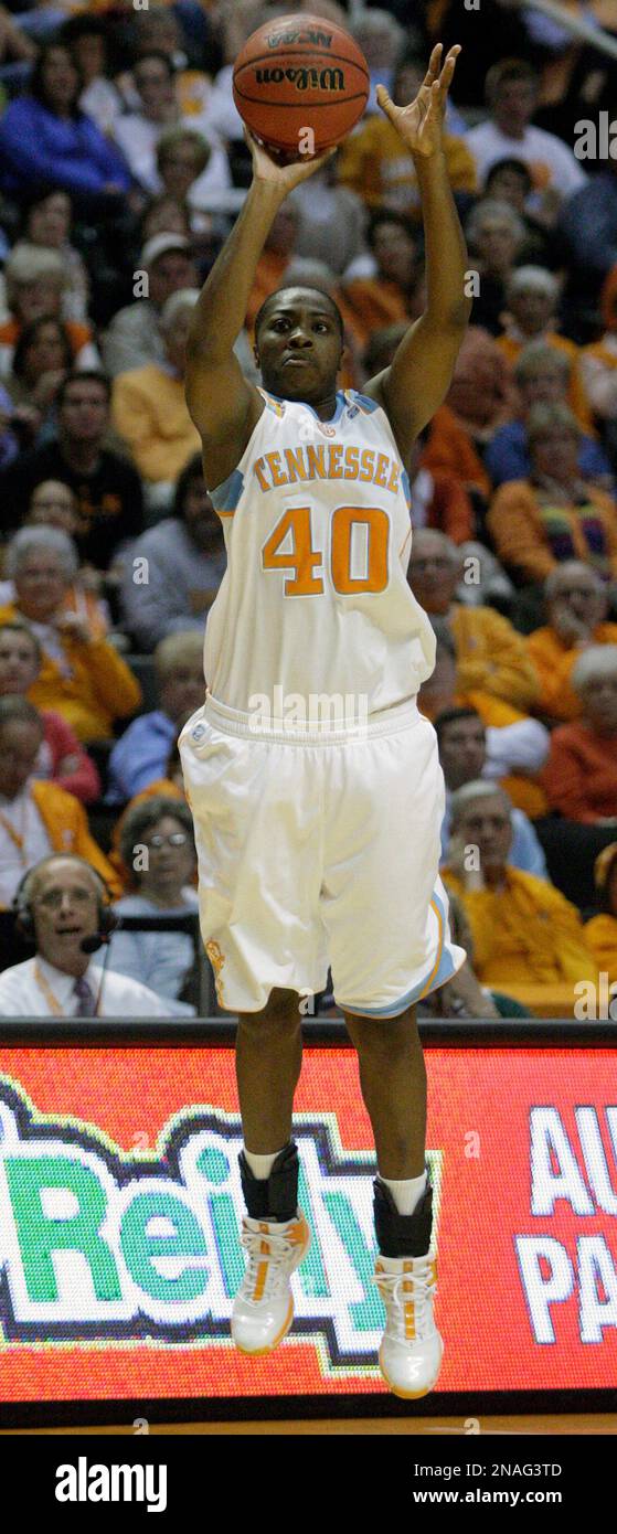 Tennessee's Shekinna Stricklen (40) shoots in the second half of an ...
