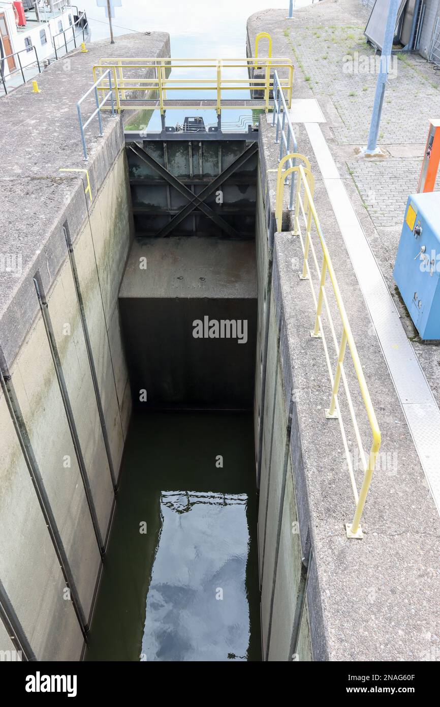 hydroelectric power station Stock Photo - Alamy