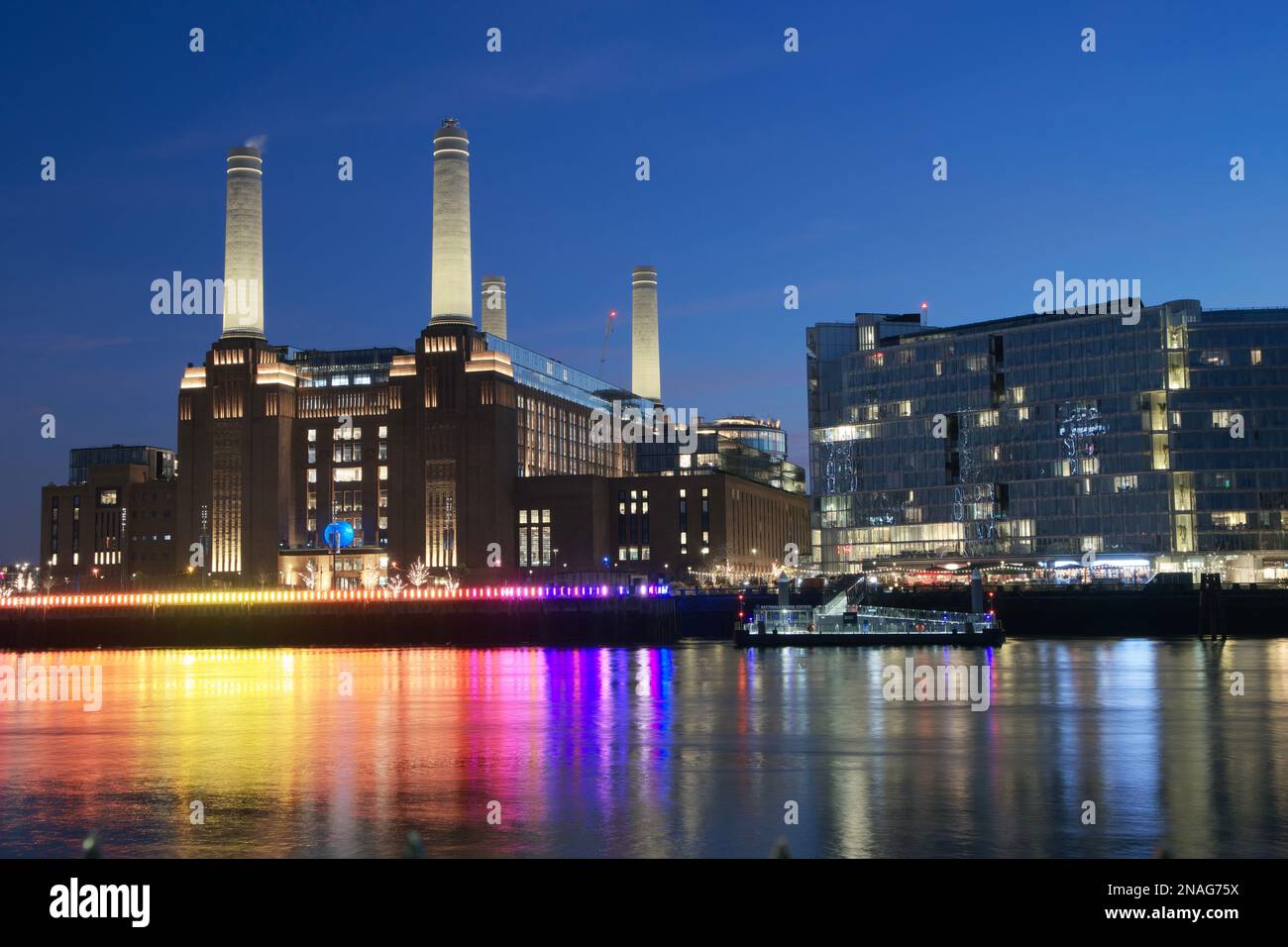 UK, London - Battersea Power Station Stock Photo - Alamy