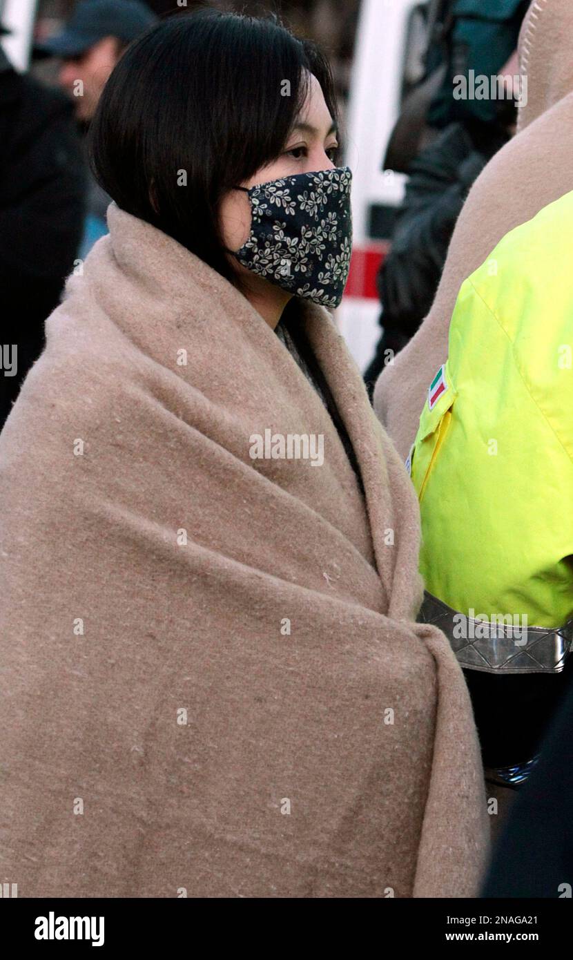 Passengers of the luxury ship that ran aground off the coast of Tuscany ...