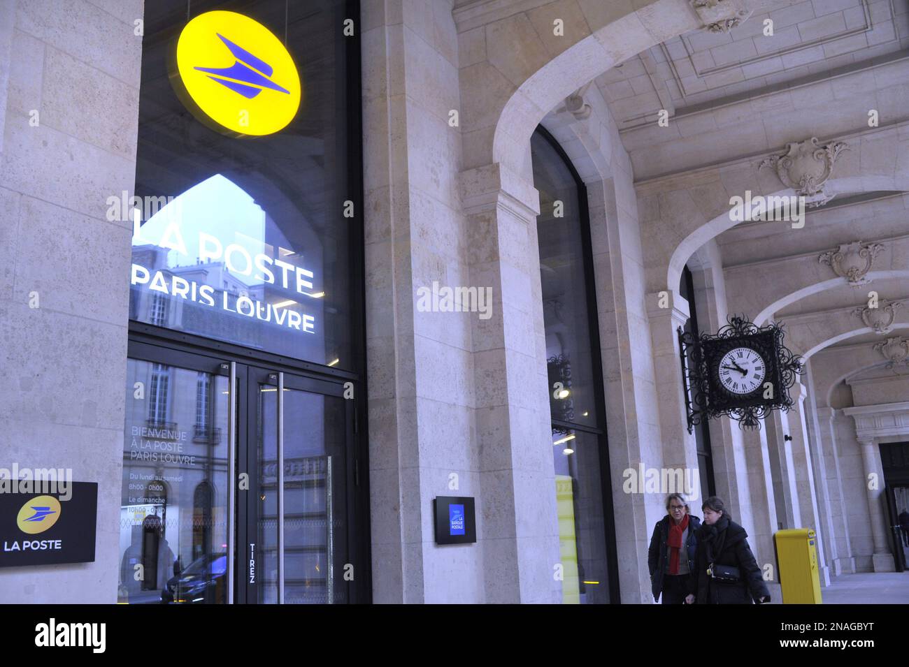 FRANCE. PARIS (75) 1ST DISTRICT. THE CENTRAL POST OFFICE OF THE LOUVRE ...