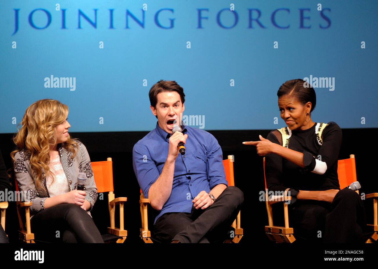 First lady Michelle Obama, accompanied by Nickelodeon's iCarly cast ...