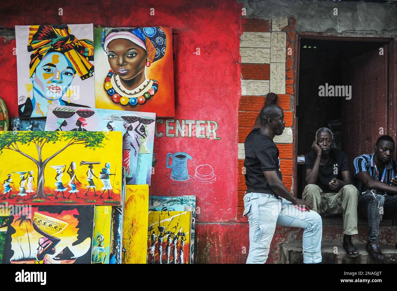 Liberia crafts hi-res stock photography and images - Alamy