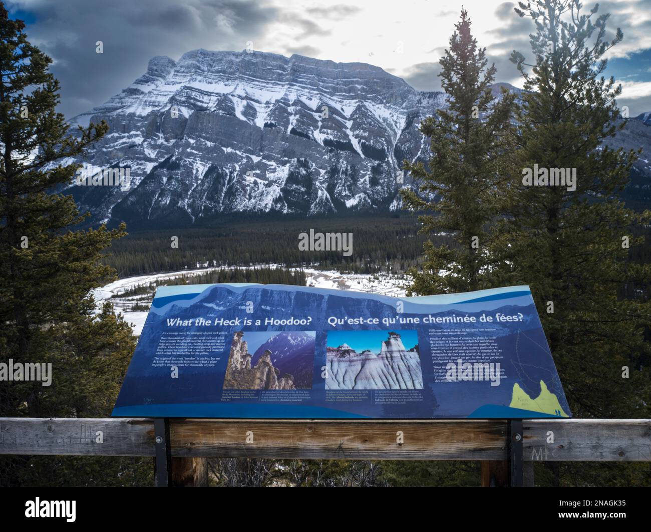 Canadian roadside attraction hi-res stock photography and images - Alamy