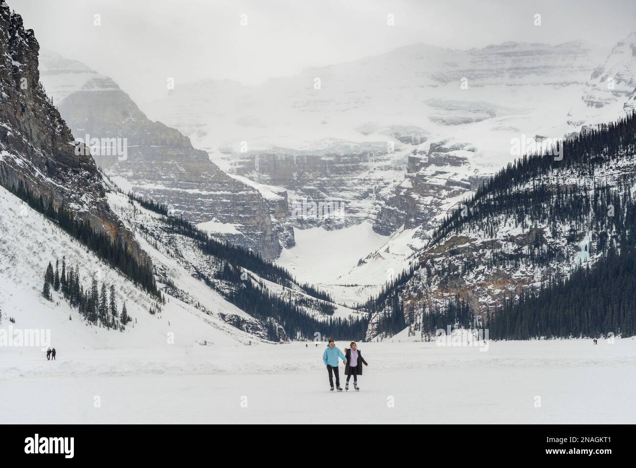 Lake louise banff winter hi-res stock photography and images - Alamy