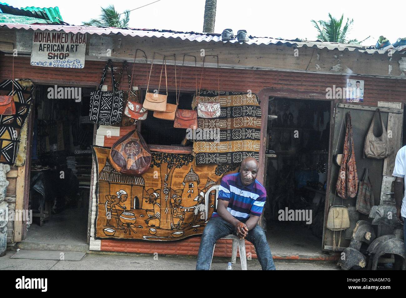A African souvenir art and craft shop located around the Mamba beach in ...