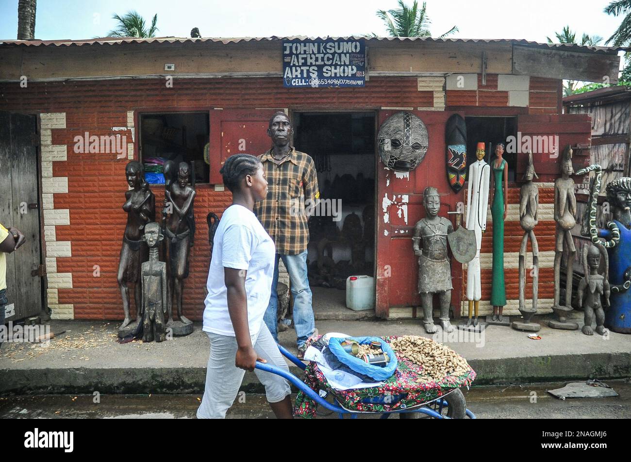 A African souvenir art and craft shop located around the Mamba beach in ...