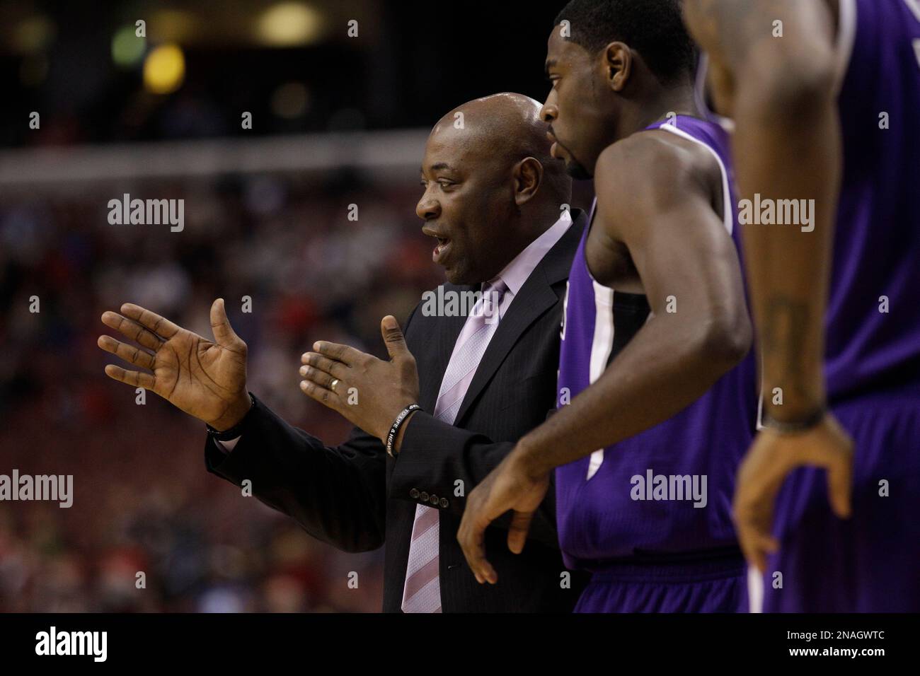 Sacramento Kings head coach Keith Smart during an NBA basketball game ...
